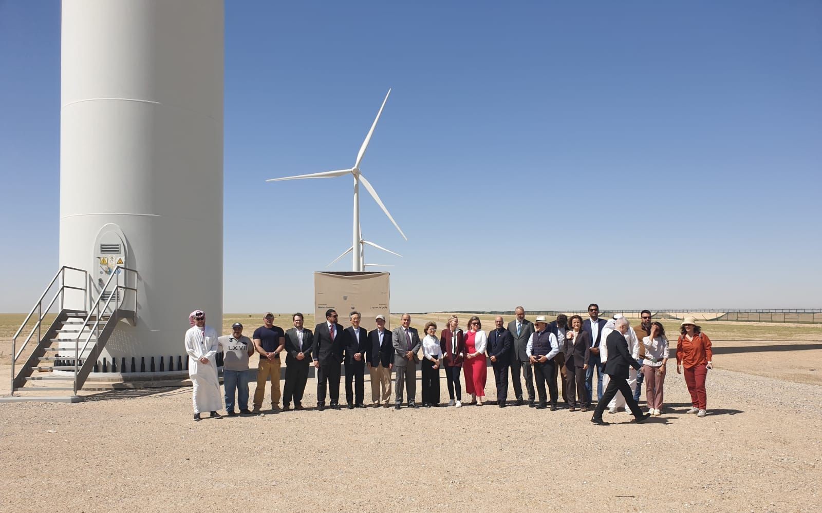 l'Ambassade et le SE participent à une visite exceptionelle du Shagaya ...